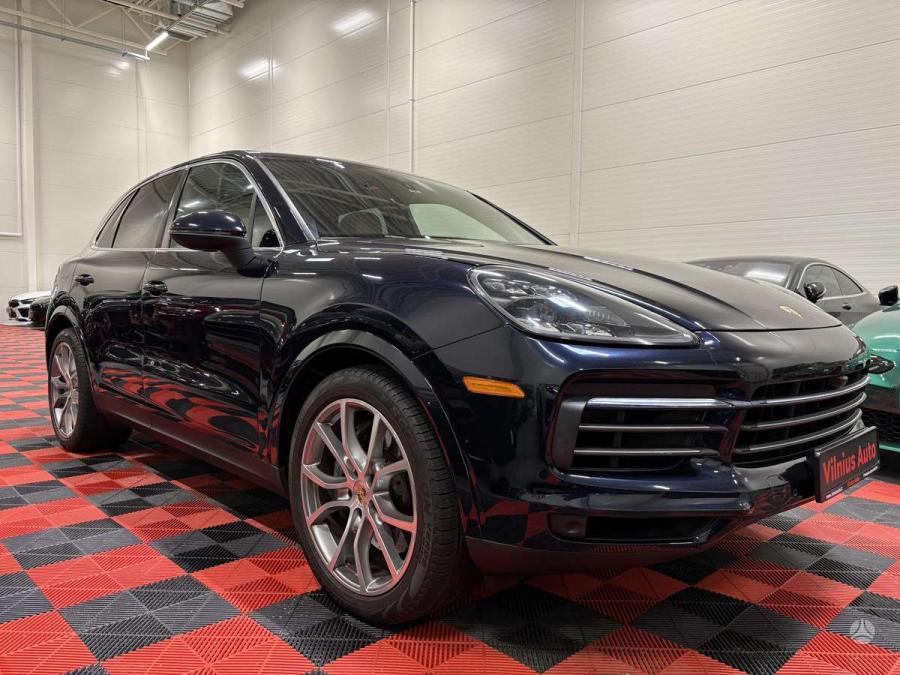 Blue Porsche Cayenne 2019 in Vilnius, with an engine capacity of 2.89 L and mileage of 94 thousand km for 47990 €, photo 4 on AUTOMOTO.COM.LV