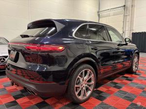 Blue Porsche Cayenne 2019 in Vilnius, with an engine capacity of 2.89 L and mileage of 94 thousand km for 47990 €, photo 5 on AUTOMOTO.COM.LV