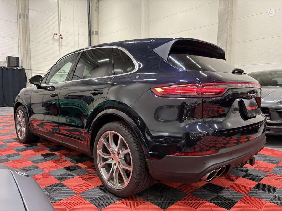 Blue Porsche Cayenne 2019 in Vilnius, with an engine capacity of 2.89 L and mileage of 94 thousand km for 47990 €, photo 7 on AUTOMOTO.COM.LV