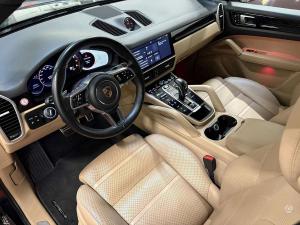 Blue Porsche Cayenne 2019 in Vilnius, with an engine capacity of 2.89 L and mileage of 94 thousand km for 47990 €, photo 12 on AUTOMOTO.COM.LV