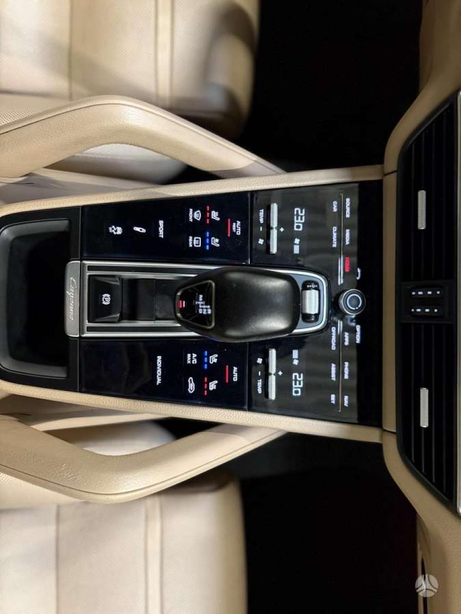 Blue Porsche Cayenne 2019 in Vilnius, with an engine capacity of 2.89 L and mileage of 94 thousand km for 47990 €, photo 25 on AUTOMOTO.COM.LV