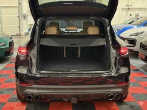 Blue Porsche Cayenne 2019 in Vilnius, with an engine capacity of 2.89 L and mileage of 94 thousand km for 47990 €, photo 36 on AUTOMOTO.COM.LV