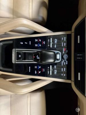 Blue Porsche Cayenne 2019 in Vilnius, with an engine capacity of 2.89 L and mileage of 94 thousand km for 44900 €, photo 25 on AUTOMOTO.COM.LV