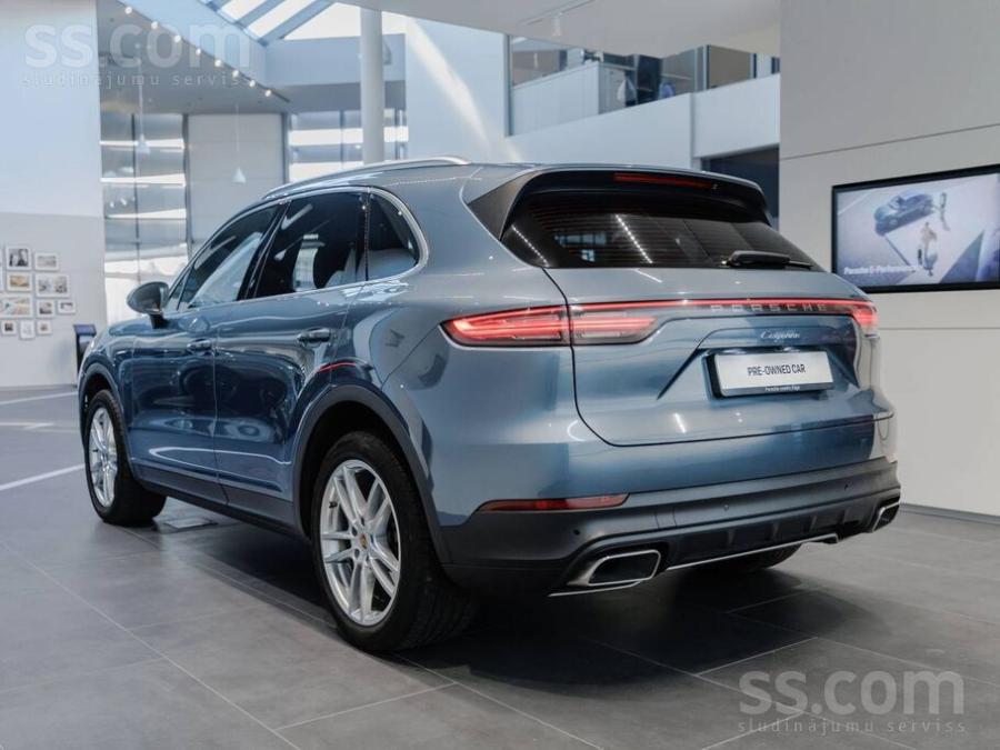 Blue Porsche Cayenne 2019 in Riga, with an engine capacity of 3.00 L and mileage of 92 thousand km for 39000 €, photo 3 on AUTOMOTO.COM.LV