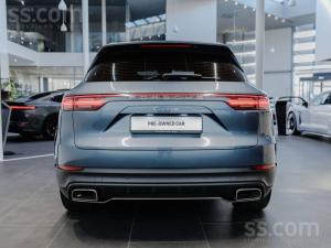 Blue Porsche Cayenne 2019 in Riga, with an engine capacity of 3.00 L and mileage of 92 thousand km for 39000 €, photo 4 on AUTOMOTO.COM.LV