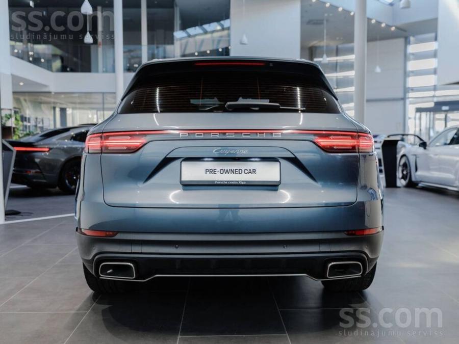 Blue Porsche Cayenne 2019 in Riga, with an engine capacity of 3.00 L and mileage of 92 thousand km for 39000 €, photo 4 on AUTOMOTO.COM.LV