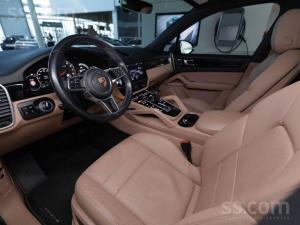 Blue Porsche Cayenne 2019 in Riga, with an engine capacity of 3.00 L and mileage of 92 thousand km for 39000 €, photo 5 on AUTOMOTO.COM.LV