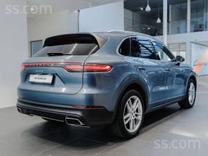 Blue Porsche Cayenne 2019 in Riga, with an engine capacity of 3.00 L and mileage of 92 thousand km for 39000 €, photo 7 on AUTOMOTO.COM.LV