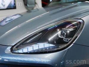 Blue Porsche Cayenne 2019 in Riga, with an engine capacity of 3.00 L and mileage of 92 thousand km for 39000 €, photo 10 on AUTOMOTO.COM.LV