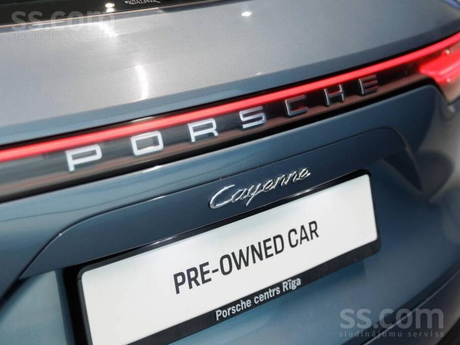 Blue Porsche Cayenne 2019 in Riga, with an engine capacity of 3.00 L and mileage of 92 thousand km for 39000 €, photo 11 on AUTOMOTO.COM.LV
