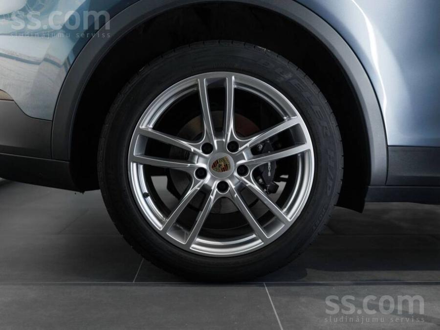 Blue Porsche Cayenne 2019 in Riga, with an engine capacity of 3.00 L and mileage of 92 thousand km for 39000 €, photo 17 on AUTOMOTO.COM.LV