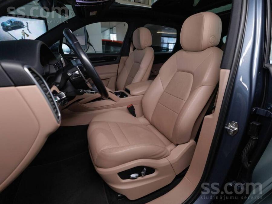 Blue Porsche Cayenne 2019 in Riga, with an engine capacity of 3.00 L and mileage of 92 thousand km for 39000 €, photo 18 on AUTOMOTO.COM.LV