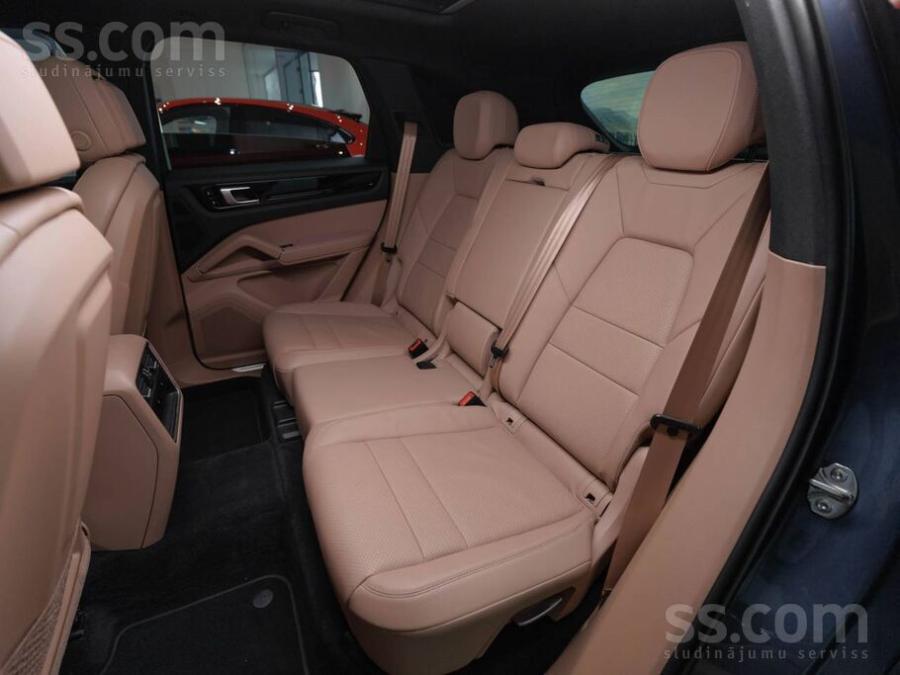 Blue Porsche Cayenne 2019 in Riga, with an engine capacity of 3.00 L and mileage of 92 thousand km for 39000 €, photo 20 on AUTOMOTO.COM.LV
