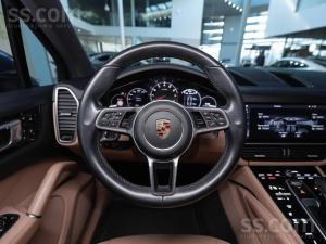 Blue Porsche Cayenne 2019 in Riga, with an engine capacity of 3.00 L and mileage of 92 thousand km for 39000 €, photo 32 on AUTOMOTO.COM.LV