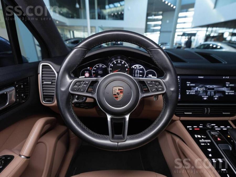 Blue Porsche Cayenne 2019 in Riga, with an engine capacity of 3.00 L and mileage of 92 thousand km for 39000 €, photo 32 on AUTOMOTO.COM.LV