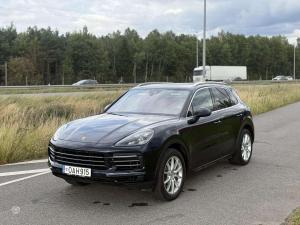Blue Porsche Cayenne 2020 in Kaunas, with an engine capacity of 3.00 L and mileage of 107 thousand km for 32500 €, photo  on AUTOMOTO.COM.LV