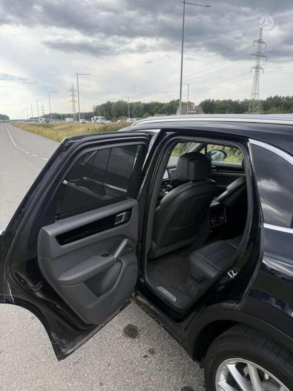 Zils Porsche Cayenne 2020 Kauņa, ar dzinēja tilpumu 3.00 L un nobraukumu 107 tūkst. km par 32500 €, foto 8 vietnē AUTOMOTO.COM.LV