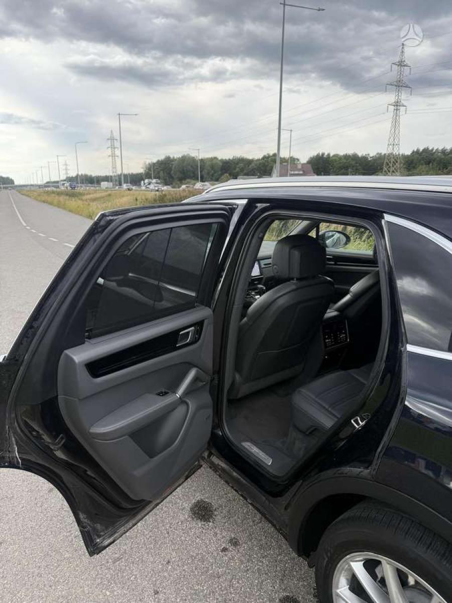 Zils Porsche Cayenne 2020 Kauņa, ar dzinēja tilpumu 3.00 L un nobraukumu 107 tūkst. km par 32500 €, foto 8 vietnē AUTOMOTO.COM.LV