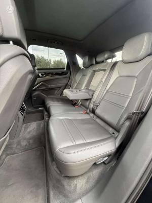 Zils Porsche Cayenne 2020 Kauņa, ar dzinēja tilpumu 3.00 L un nobraukumu 107 tūkst. km par 32500 €, foto 9 vietnē AUTOMOTO.COM.LV