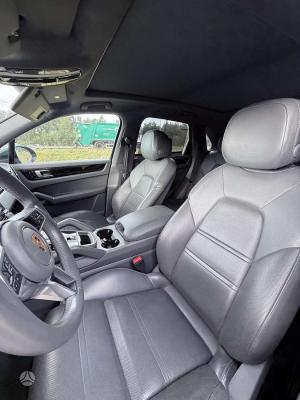 Zils Porsche Cayenne 2020 Kauņa, ar dzinēja tilpumu 3.00 L un nobraukumu 107 tūkst. km par 32500 €, foto 13 vietnē AUTOMOTO.COM.LV