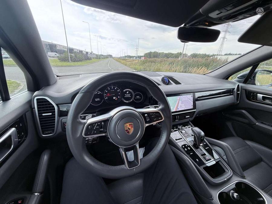 Zils Porsche Cayenne 2020 Kauņa, ar dzinēja tilpumu 3.00 L un nobraukumu 107 tūkst. km par 32500 €, foto 16 vietnē AUTOMOTO.COM.LV