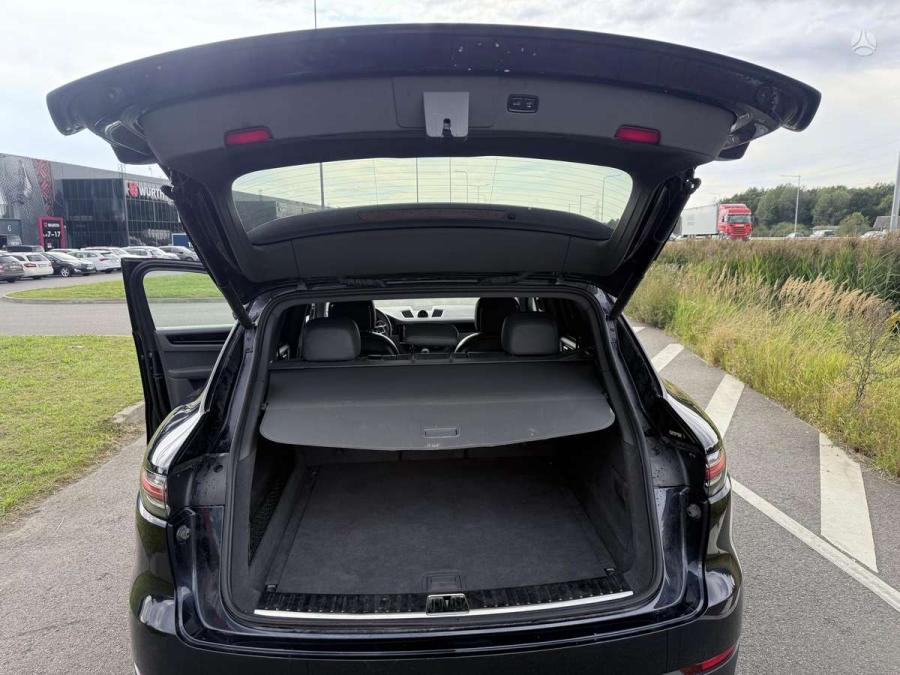 Zils Porsche Cayenne 2020 Kauņa, ar dzinēja tilpumu 3.00 L un nobraukumu 107 tūkst. km par 32500 €, foto 17 vietnē AUTOMOTO.COM.LV