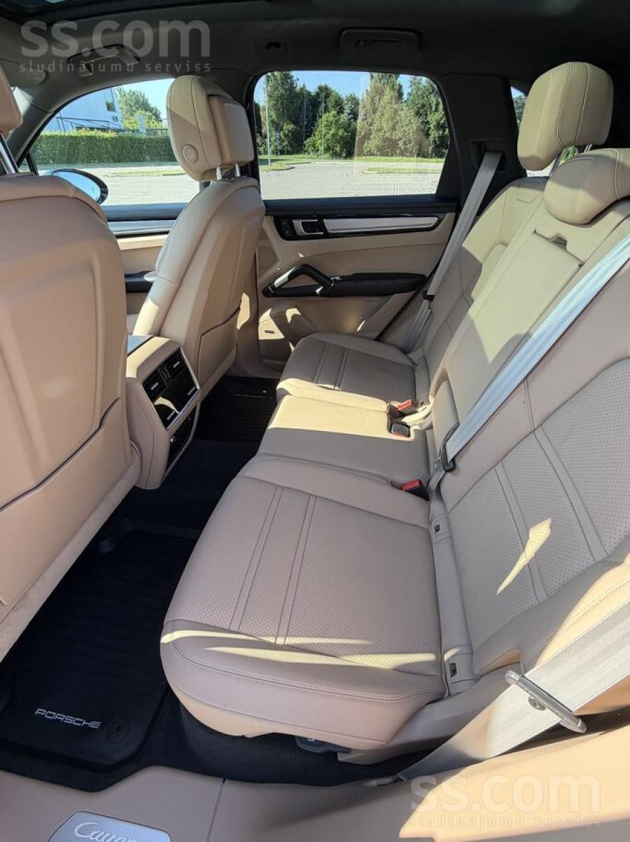 Zils Porsche Cayenne 2022 Rīga, ar dzinēja tilpumu 3.00 L un nobraukumu 40 tūkst. km par 73500 €, foto 8 vietnē AUTOMOTO.COM.LV