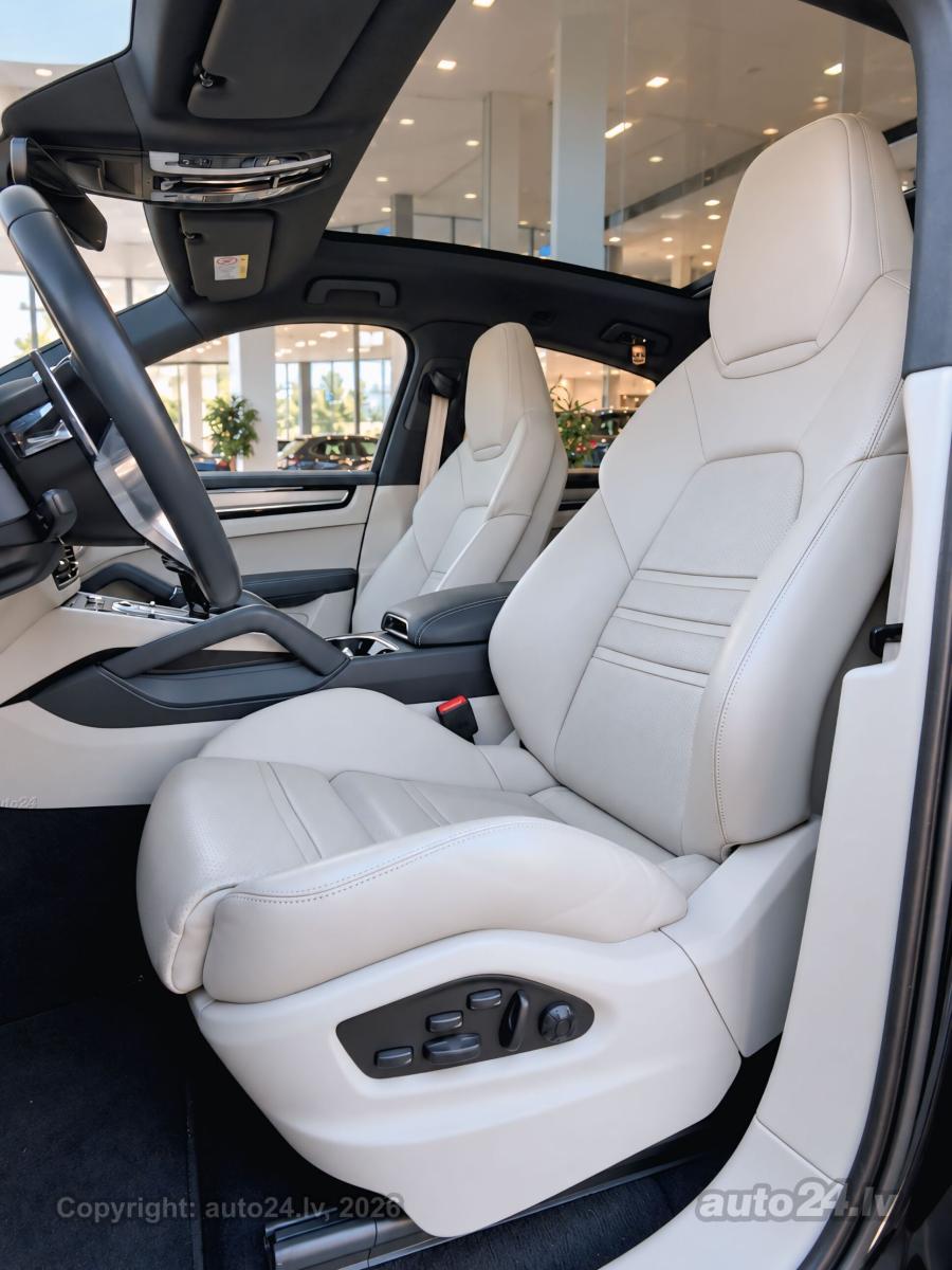 Zils Porsche Cayenne 2023 Tallina, ar dzinēja tilpumu 3.00 L un nobraukumu 44 tūkst. km par 82500 €, foto 5 vietnē AUTOMOTO.COM.LV