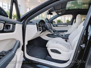 Zils Porsche Cayenne 2023 Tallina, ar dzinēja tilpumu 3.00 L un nobraukumu 44 tūkst. km par 82500 €, foto 6 vietnē AUTOMOTO.COM.LV