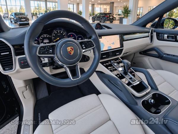 Blue Porsche Cayenne 2023 in Tallinn, with an engine capacity of 3.00 L and mileage of 44 thousand km for 82500 €, photo 8 on AUTOMOTO.COM.LV