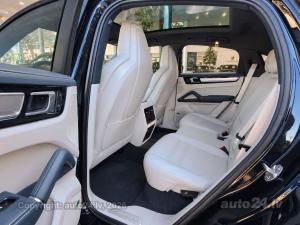 Zils Porsche Cayenne 2023 Tallina, ar dzinēja tilpumu 3.00 L un nobraukumu 44 tūkst. km par 82500 €, foto 12 vietnē AUTOMOTO.COM.LV