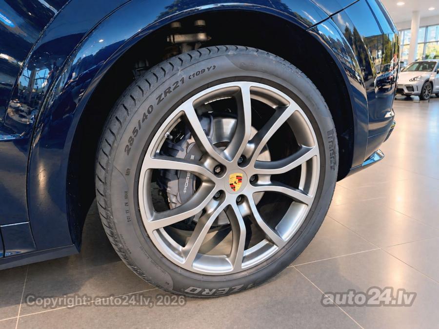 Zils Porsche Cayenne 2023 Tallina, ar dzinēja tilpumu 3.00 L un nobraukumu 44 tūkst. km par 82500 €, foto 14 vietnē AUTOMOTO.COM.LV