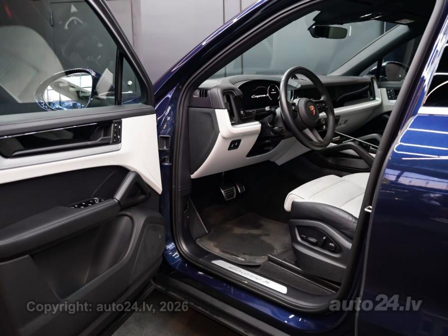 Zils Porsche Cayenne 2024 Tallina, ar dzinēja tilpumu 3.00 L un nobraukumu 18 tūkst. km par 129900 €, foto 5 vietnē AUTOMOTO.COM.LV
