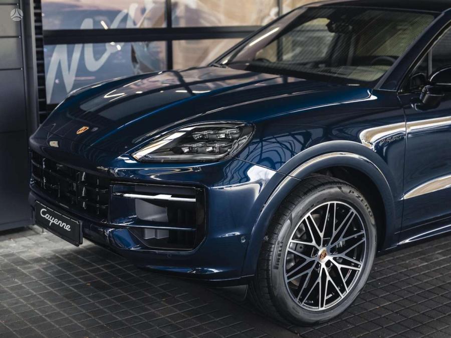 Blue Porsche Cayenne 2025 in Vilnius, with an engine capacity of 3.00 L and mileage of 2 thousand km for 147038 €, photo 10 on AUTOMOTO.COM.LV