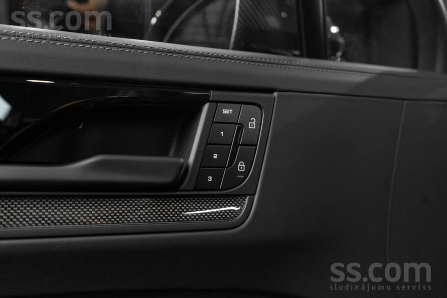 Blue Porsche Cayenne 2025 in Riga, with an engine capacity of 4.00 L and mileage of 6 thousand km for 147500 €, photo 17 on AUTOMOTO.COM.LV