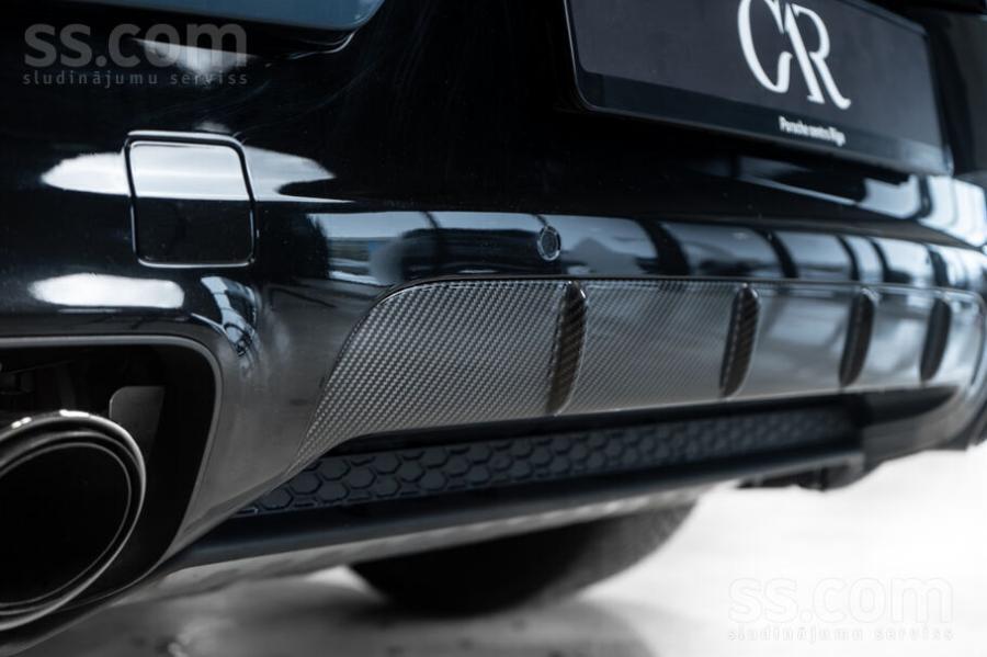 Blue Porsche Cayenne 2025 in Riga, with an engine capacity of 4.00 L and mileage of 6 thousand km for 147500 €, photo 36 on AUTOMOTO.COM.LV