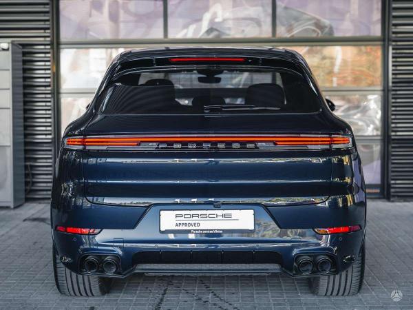 Blue Porsche Cayenne 2025 in Vilnius, with an engine capacity of 3.00 L and mileage of 3 thousand km for 140911 €, photo 4 on AUTOMOTO.COM.LV