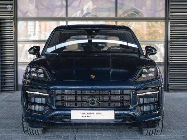 Blue Porsche Cayenne 2025 in Vilnius, with an engine capacity of 3.00 L and mileage of 3 thousand km for 140911 €, photo 8 on AUTOMOTO.COM.LV