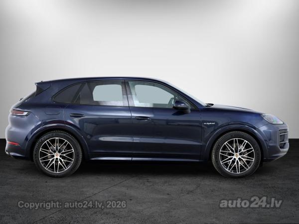 Zils Porsche Cayenne 2026 Tallina, ar dzinēja tilpumu 3.00 L un nobraukumu 4 tūkst. km par 143900 €, foto 7 vietnē AUTOMOTO.COM.LV