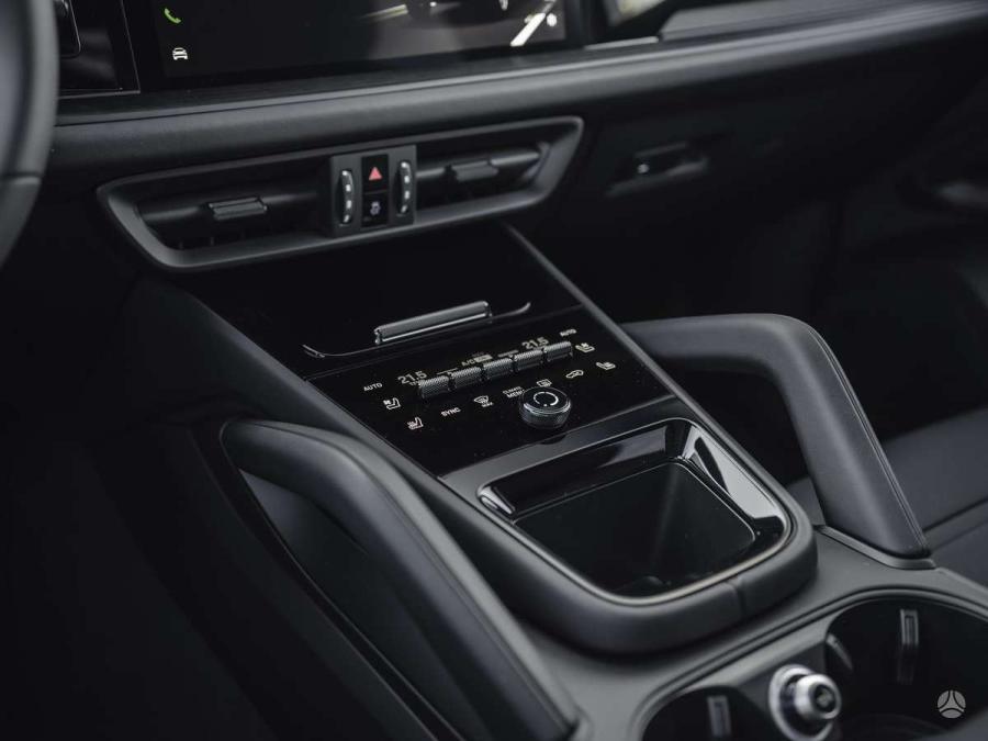 Zils Porsche Cayenne 2026 Viļņa, ar dzinēja tilpumu 3.00 L un nobraukumu 3 tūkst. km par 133809 €, foto 33 vietnē AUTOMOTO.COM.LV