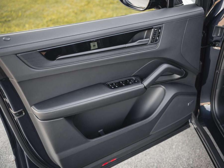 Zils Porsche Cayenne 2026 Viļņa, ar dzinēja tilpumu 3.00 L un nobraukumu 3 tūkst. km par 133809 €, foto 34 vietnē AUTOMOTO.COM.LV