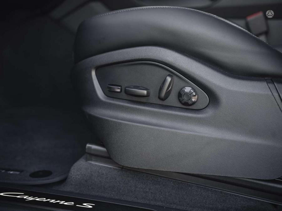 Zils Porsche Cayenne 2026 Viļņa, ar dzinēja tilpumu 3.00 L un nobraukumu 3 tūkst. km par 133809 €, foto 37 vietnē AUTOMOTO.COM.LV