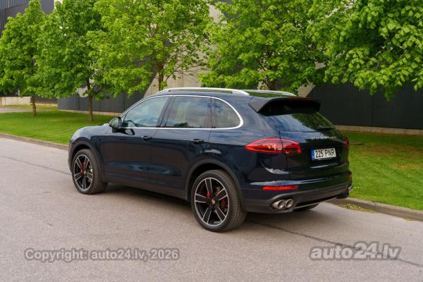 Zils Porsche Cayenne 2016 Tallina, ar dzinēja tilpumu 4.10 L un nobraukumu 184 tūkst. km par 34900 €, foto 7 vietnē AUTOMOTO.COM.LV