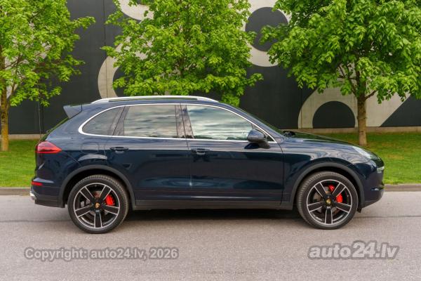 Zils Porsche Cayenne 2016 Tallina, ar dzinēja tilpumu 4.10 L un nobraukumu 184 tūkst. km par 34900 €, foto 8 vietnē AUTOMOTO.COM.LV