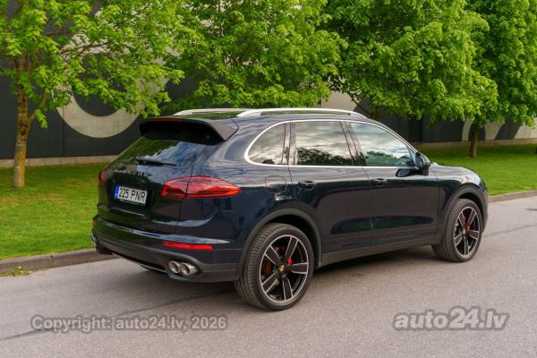 Zils Porsche Cayenne 2016 Tallina, ar dzinēja tilpumu 4.10 L un nobraukumu 184 tūkst. km par 34900 €, foto 9 vietnē AUTOMOTO.COM.LV