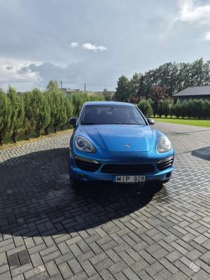 Blue Porsche Cayenne 2012 in Kupiskis, with an engine capacity of 3.00 L and mileage of 305 thousand km for 12500 €, photo  on AUTOMOTO.COM.LV