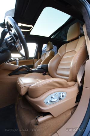 Zils Porsche Cayenne 2014 Pelva, ar dzinēja tilpumu 4.80 L un nobraukumu 230 tūkst. km par 25000 €, foto 9 vietnē AUTOMOTO.COM.LV