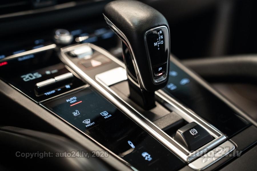 Brūns Porsche Cayenne 2019 Tallina, ar dzinēja tilpumu 3.00 L un nobraukumu 138 tūkst. km par 49899 €, foto 17 vietnē AUTOMOTO.COM.LV
