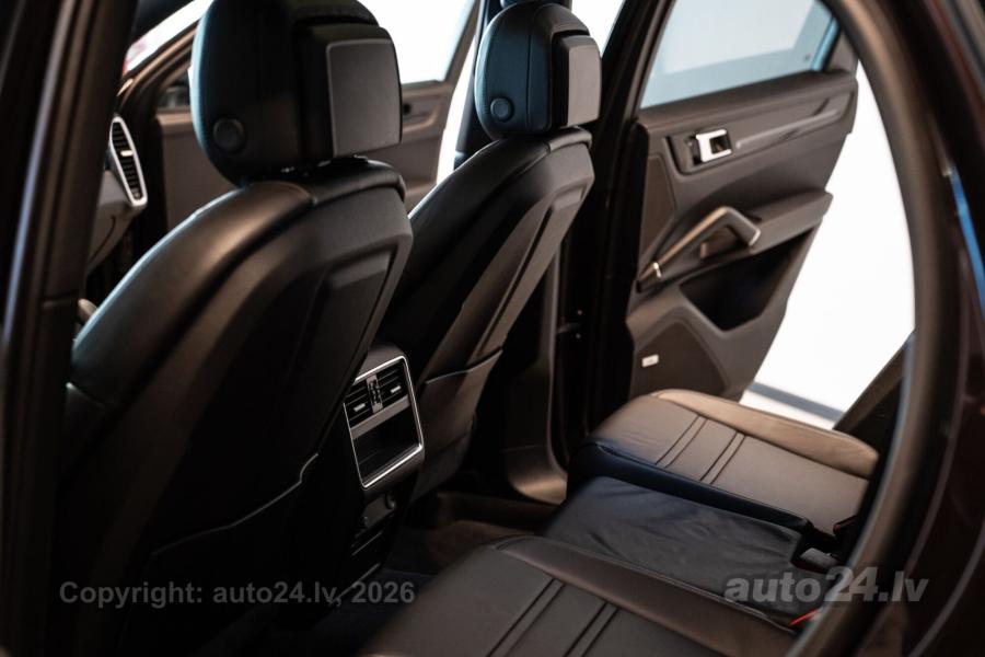 Brūns Porsche Cayenne 2019 Tallina, ar dzinēja tilpumu 3.00 L un nobraukumu 138 tūkst. km par 49899 €, foto 23 vietnē AUTOMOTO.COM.LV