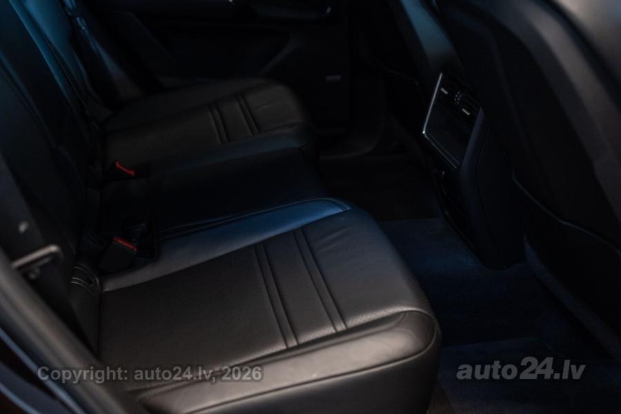 Brūns Porsche Cayenne 2019 Tallina, ar dzinēja tilpumu 3.00 L un nobraukumu 138 tūkst. km par 49899 €, foto 25 vietnē AUTOMOTO.COM.LV